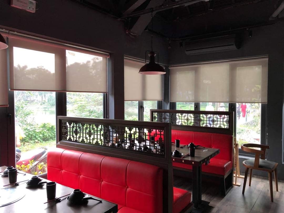 Roller blinds: Installed at home